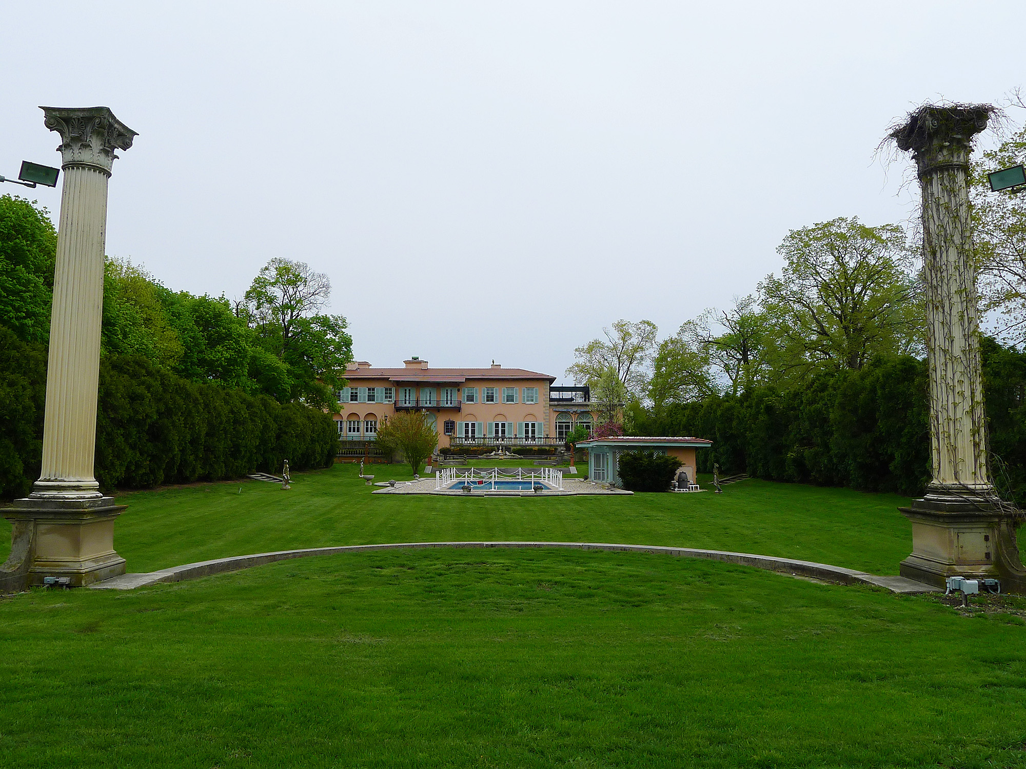 Cuneo Mansion & Gardens – The Simple Luxuries